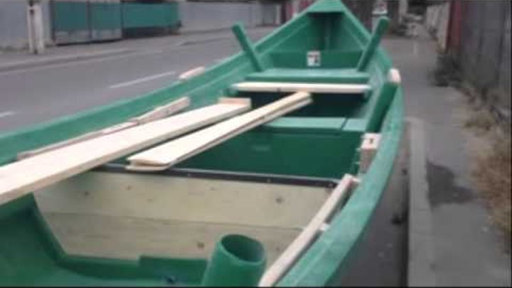 Barci de pescuit pe mare la navod www.infodg.com