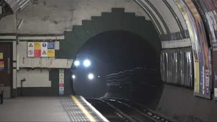 London Underground Battery Locomotives L25 and L26 passing Gloucester Road
