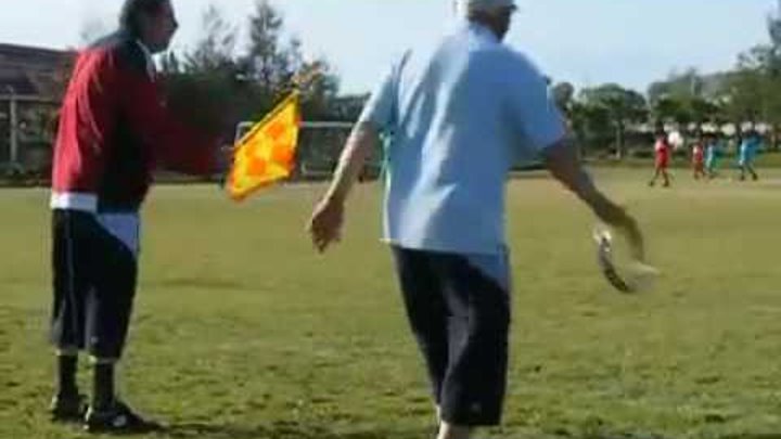 Hakem Sahadan Oynuyor